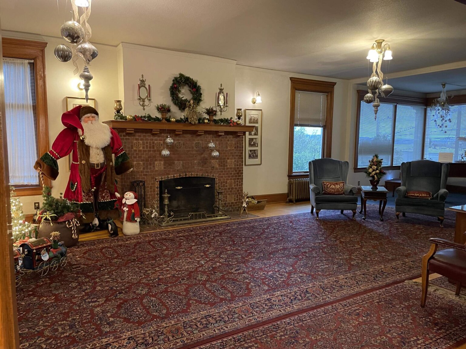 Great Grandson and others Visit Historic Hartley Mansion